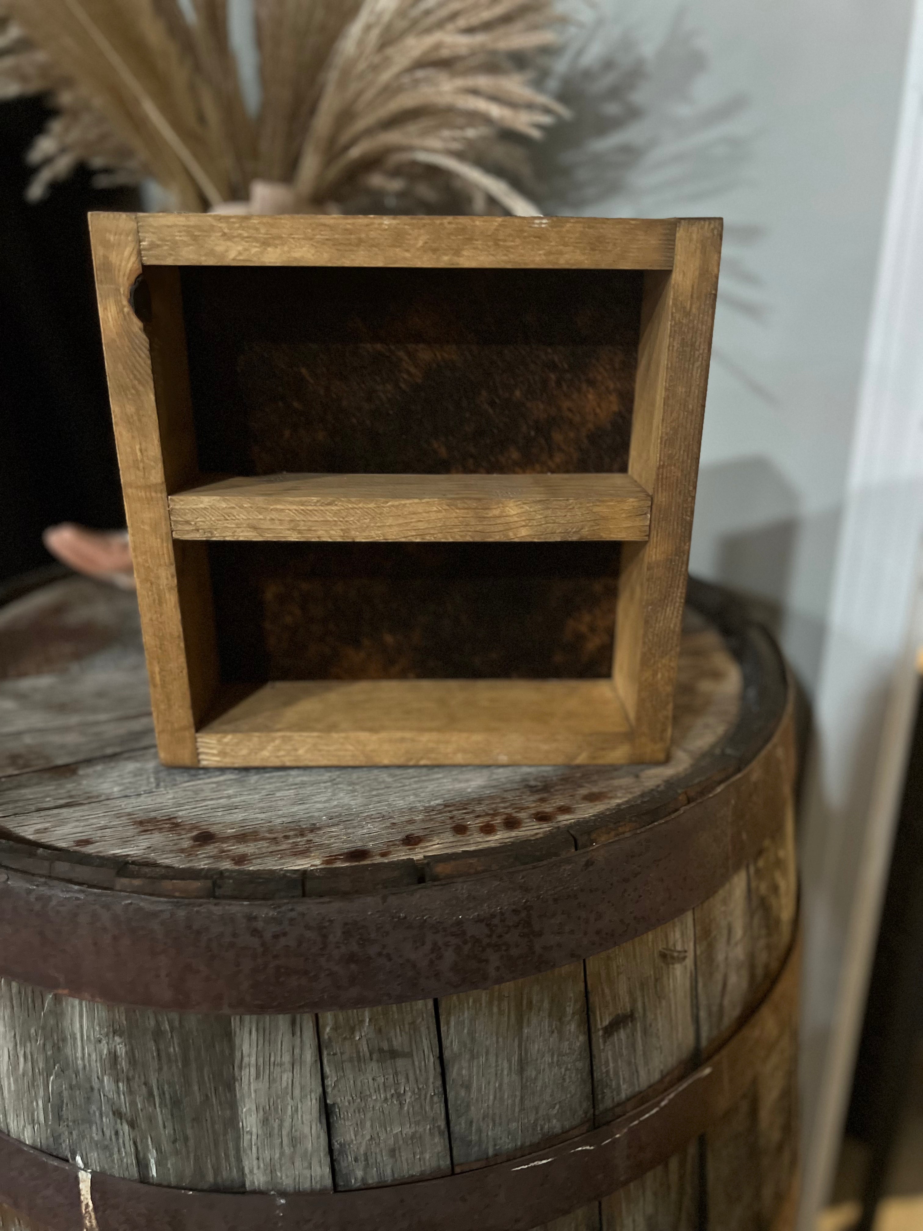 Small Cowhide Buckle Display B – Burch's Western Outfitters